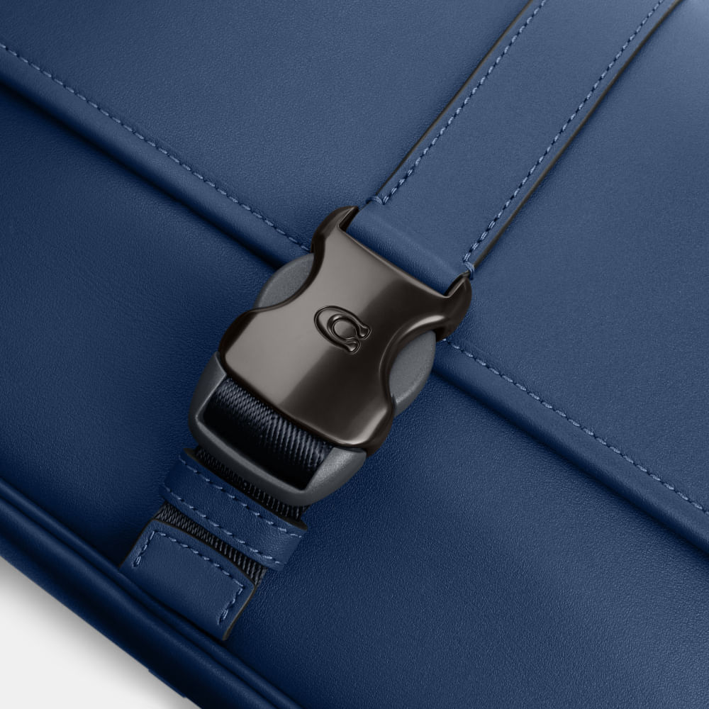 Bolsa League Messenger Coach - coach